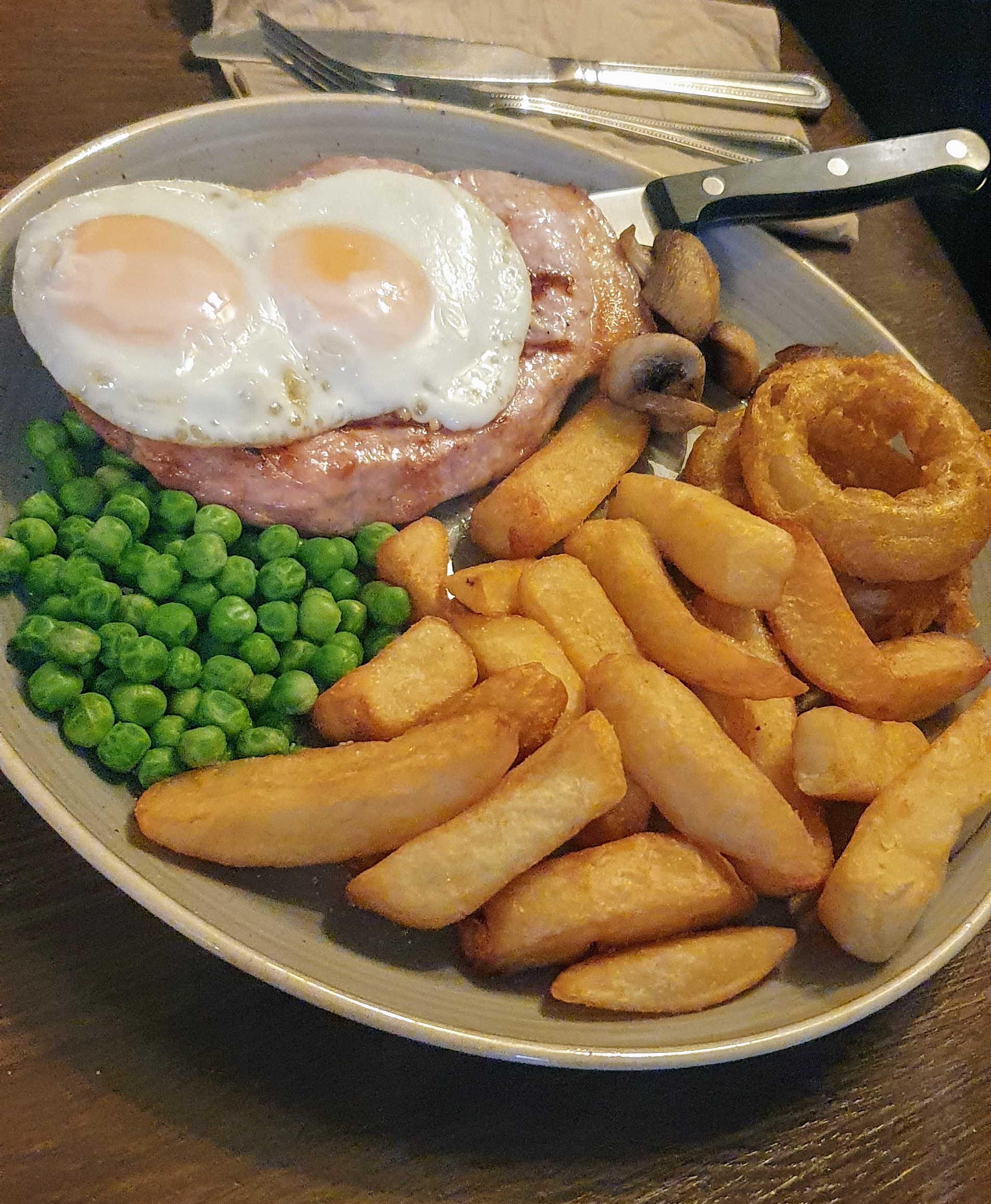 Savouring Somerset: A Visit To The Maypole Inn – The Taste Trekker