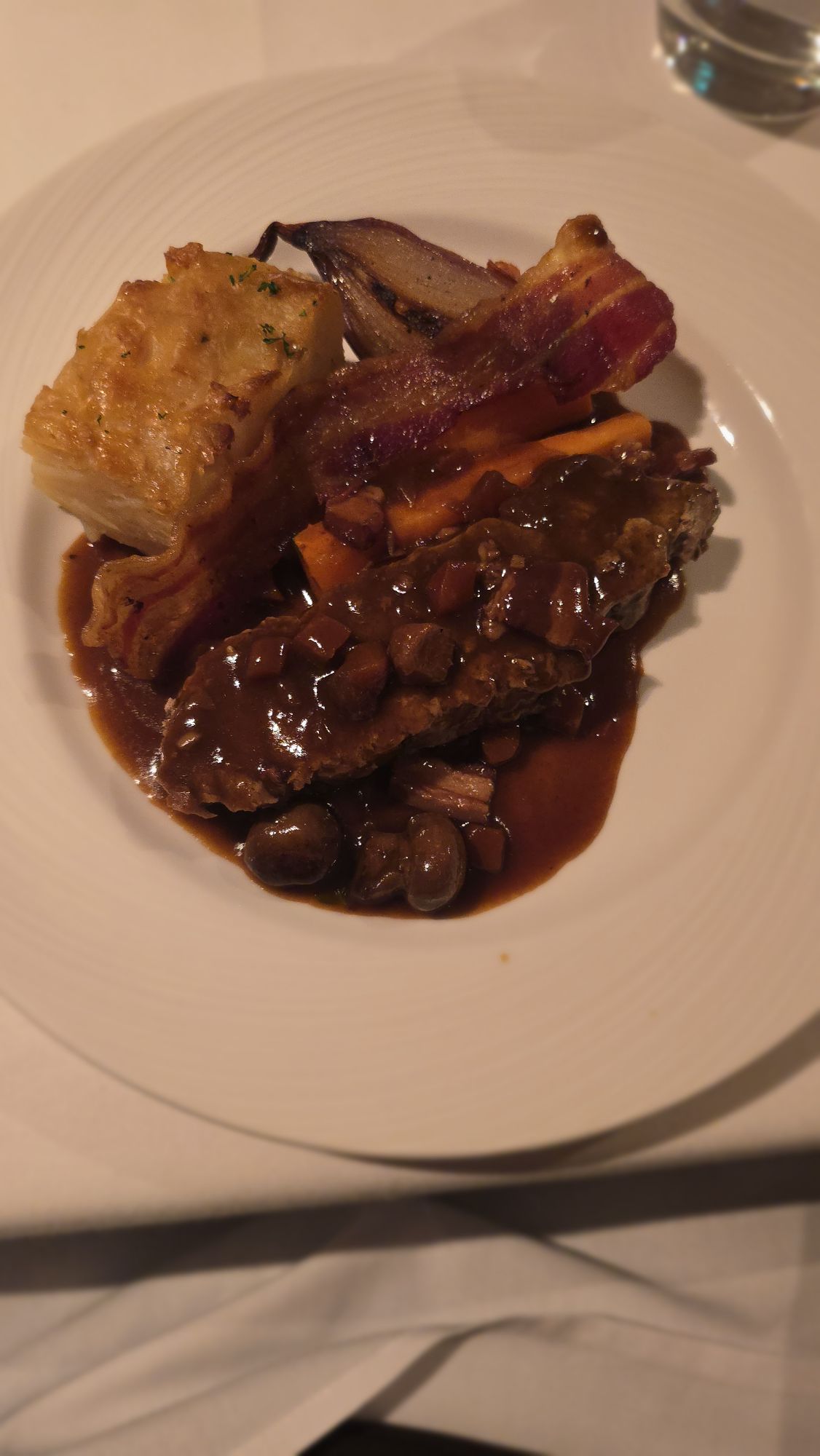 P&O Iona Food Guide – Main Dining Rooms – The Taste Trekker