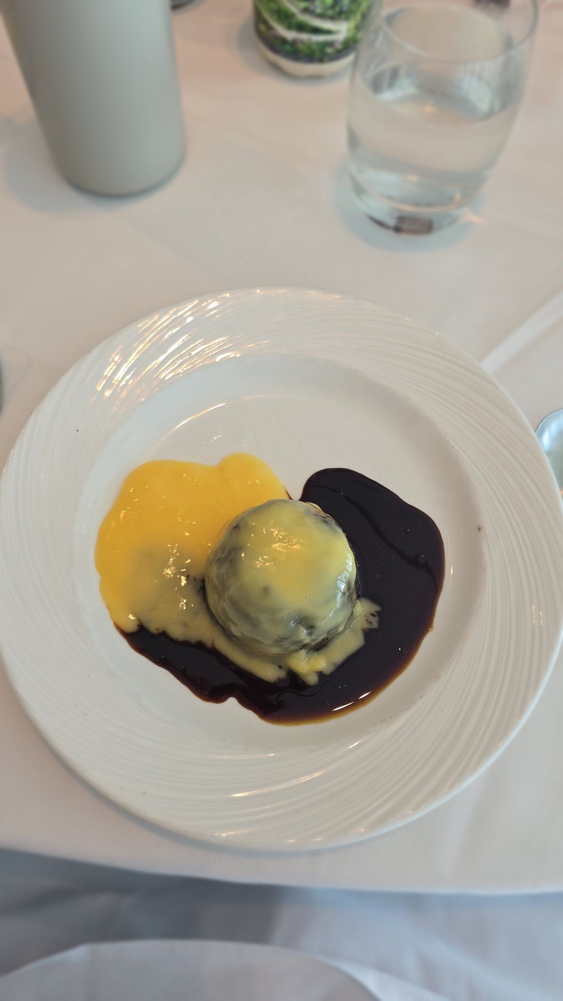 P&O Iona Food Guide – Main Dining Rooms – The Taste Trekker